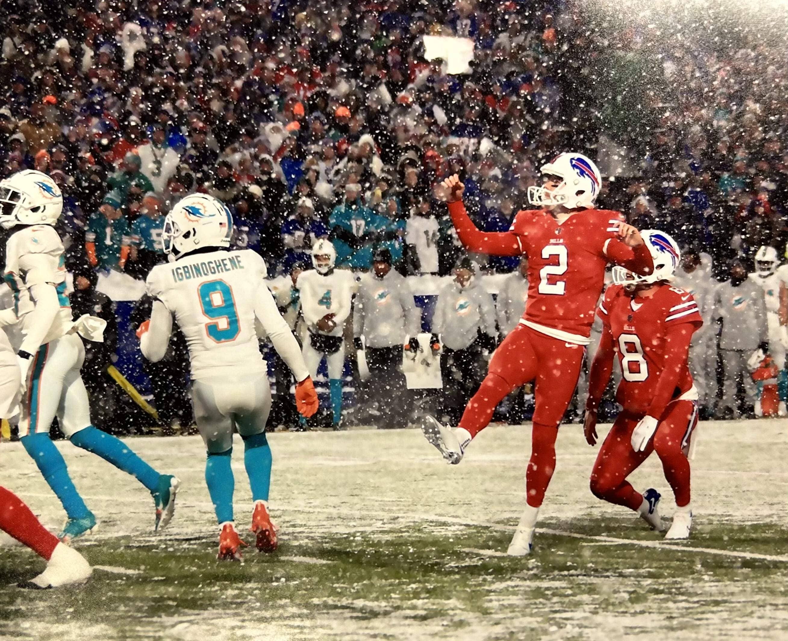 Tyler Bass Snow Kick Close-Up Unsigned 8x10 Photo — TSE Buffalo