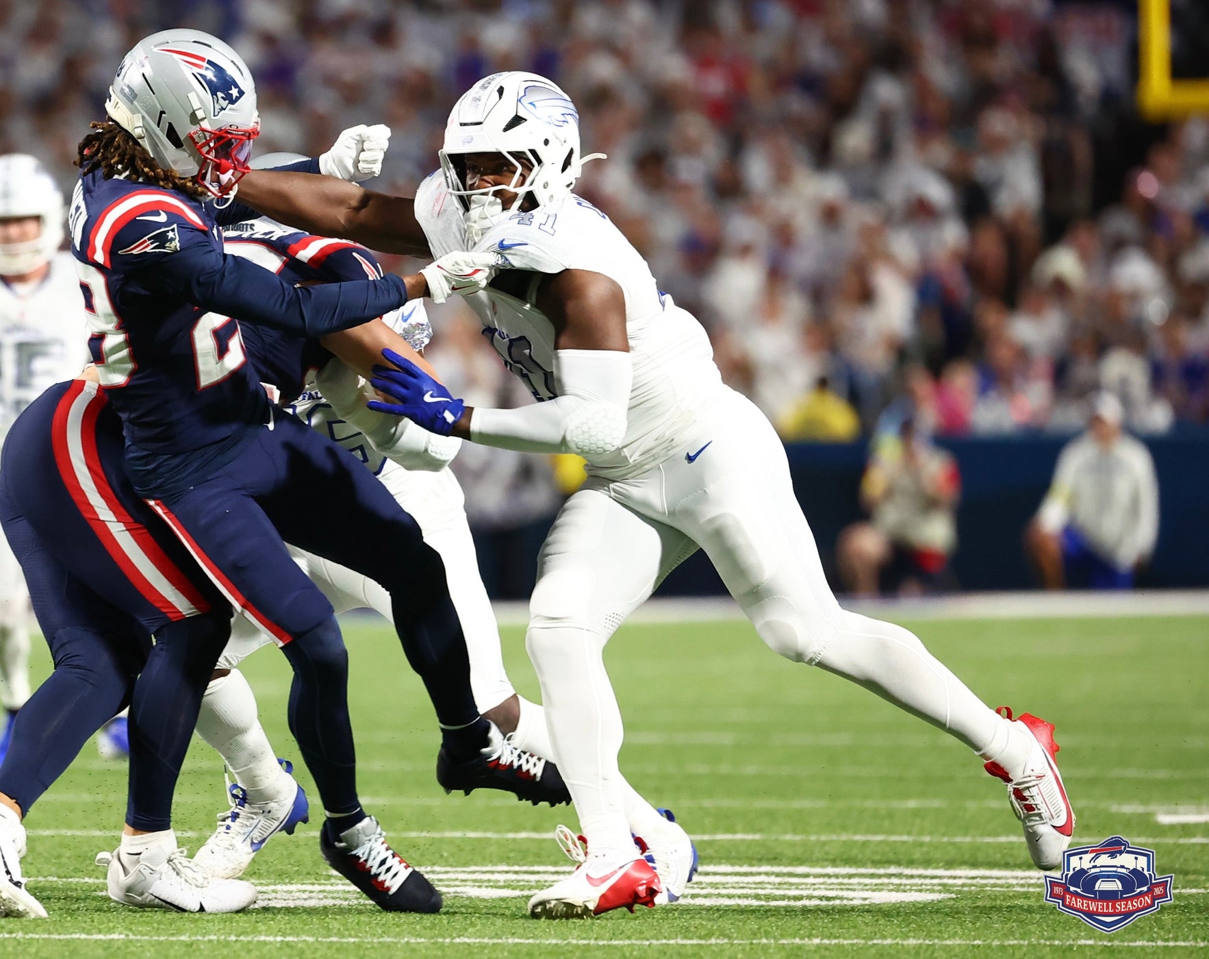 PRE-SALE: Reggie Gilliam Signed Blocking vs Patriots Photo — TSE Buffalo