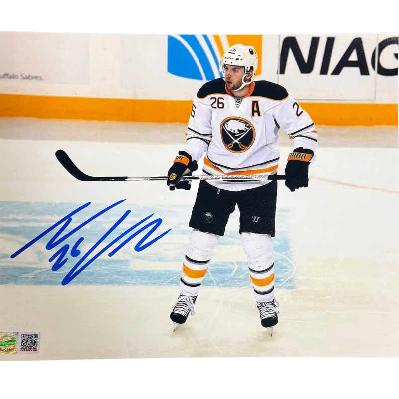 Thomas Vanek Signed Skating in White 8x10 Photo — TSE Buffalo